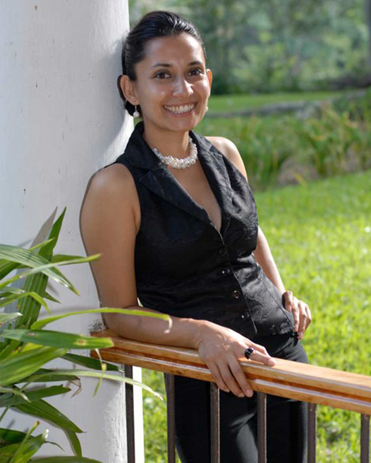 Mitzi Enzastiga| Home